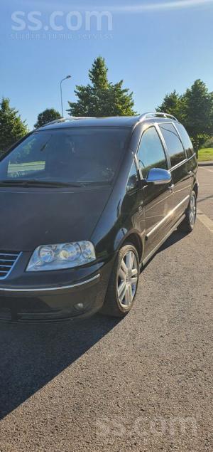 Melns Volkswagen Sharan 2009 Daugavpils, ar dzinēja tilpumu 2.00 L un nobraukumu 0 tūkst. km par 3900 €, foto 5 vietnē AUTOMOTO.COM.LV
