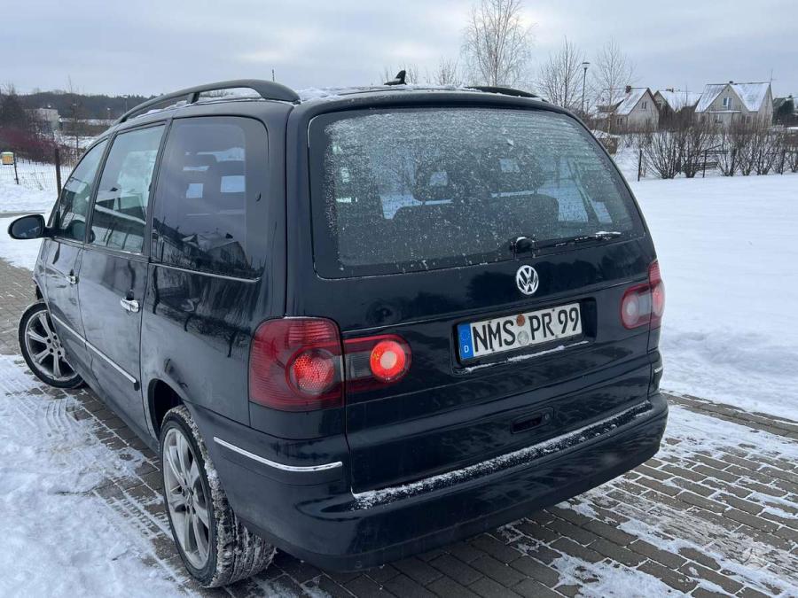 Melns Volkswagen Sharan 2010 Birštonas, ar dzinēja tilpumu 2.00 L un nobraukumu 340 tūkst. km par 3550 €, foto 4 vietnē AUTOMOTO.COM.LV