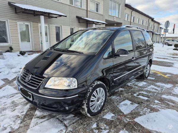 Black Volkswagen Sharan 2010 in Vilnius, with an engine capacity of 1.97 L and mileage of 250 thousand km for 4150 €, photo 1 on AUTOMOTO.COM.LV