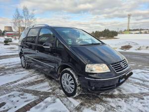 Black Volkswagen Sharan 2010 in Vilnius, with an engine capacity of 1.97 L and mileage of 250 thousand km for 4150 €, photo 2 on AUTOMOTO.COM.LV