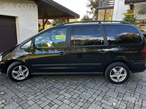 Black Volkswagen Sharan 2010 in Tukums, with an engine capacity of 2.00 L and mileage of 395 thousand km for 3850 €, photo 4 on AUTOMOTO.COM.LV