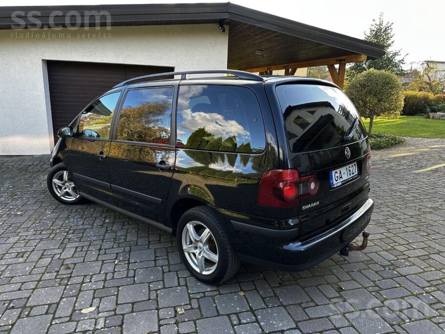 Black Volkswagen Sharan 2010 in Tukums, with an engine capacity of 2.00 L and mileage of 395 thousand km for 3850 €, photo 6 on AUTOMOTO.COM.LV