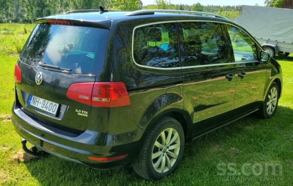 Black Volkswagen Sharan 2010 in Cesis, with an engine capacity of 2.00 L and mileage of 249 thousand km for 7300 €, photo 4 on AUTOMOTO.COM.LV