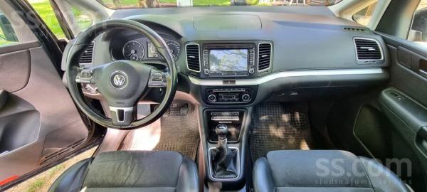 Black Volkswagen Sharan 2010 in Cesis, with an engine capacity of 2.00 L and mileage of 249 thousand km for 7300 €, photo 6 on AUTOMOTO.COM.LV