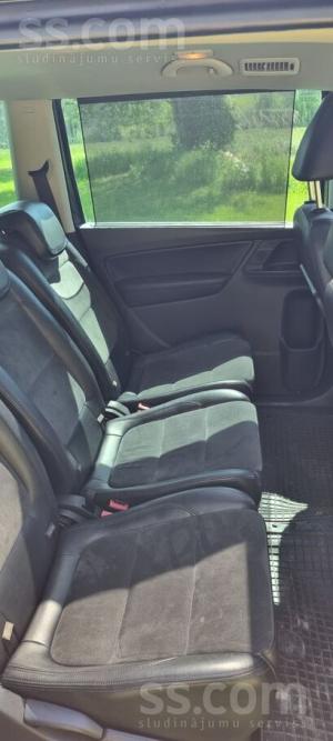 Melns Volkswagen Sharan 2010 Cēsis, ar dzinēja tilpumu 2.00 L un nobraukumu 249 tūkst. km par 7300 €, foto 12 vietnē AUTOMOTO.COM.LV