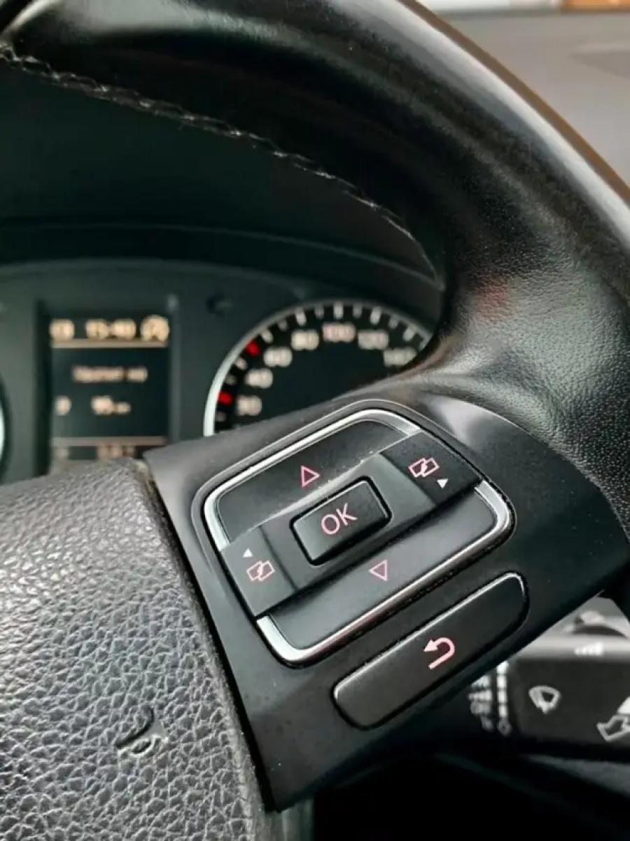Melns Volkswagen Sharan 2010 Jelgava, ar dzinēja tilpumu 2.00 L un nobraukumu 269 tūkst. km par 8900 €, foto 9 vietnē AUTOMOTO.COM.LV