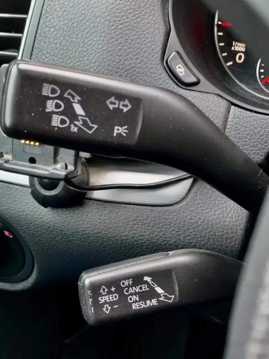 Melns Volkswagen Sharan 2010 Jelgava, ar dzinēja tilpumu 2.00 L un nobraukumu 269 tūkst. km par 8900 €, foto 11 vietnē AUTOMOTO.COM.LV