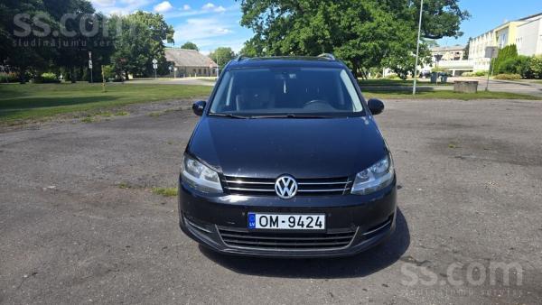 Black Volkswagen Sharan 2010 in Talsi, with an engine capacity of 2.00 L and mileage of 438 thousand km for 4500 €, photo 1 on AUTOMOTO.COM.LV