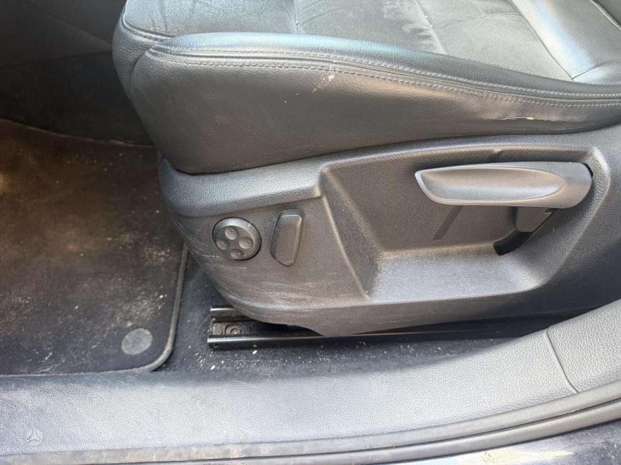 Black Volkswagen Sharan 2010 in Panevezys, with an engine capacity of 1.97 L and mileage of 365 thousand km for 4999 €, photo 30 on AUTOMOTO.COM.LV