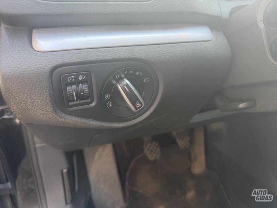 Melns Volkswagen Sharan 2010 Panevēža, ar dzinēja tilpumu 2.00 L un nobraukumu 365 tūkst. km par 5200 €, foto 25 vietnē AUTOMOTO.COM.LV