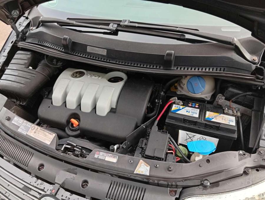 Black Volkswagen Sharan 2010 in Jurbarkas, with an engine capacity of 1.97 L and mileage of 258 thousand km for 3800 €, photo 11 on AUTOMOTO.COM.LV