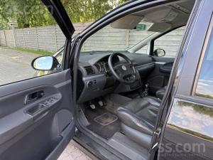 Melns Volkswagen Sharan 2010 Jelgava, ar dzinēja tilpumu 2.00 L un nobraukumu 371 tūkst. km par 3600 €, foto 10 vietnē AUTOMOTO.COM.LV