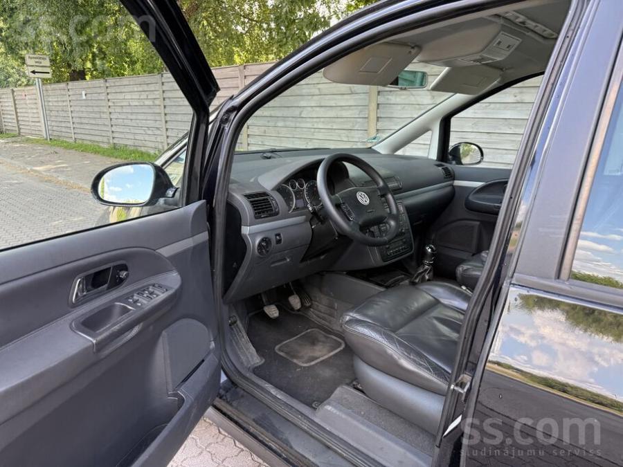 Melns Volkswagen Sharan 2010 Jelgava, ar dzinēja tilpumu 2.00 L un nobraukumu 371 tūkst. km par 3600 €, foto 10 vietnē AUTOMOTO.COM.LV