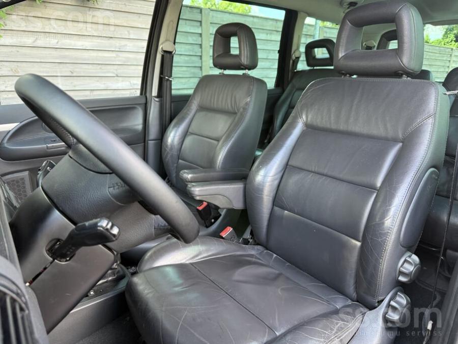 Melns Volkswagen Sharan 2010 Jelgava, ar dzinēja tilpumu 2.00 L un nobraukumu 371 tūkst. km par 3600 €, foto 13 vietnē AUTOMOTO.COM.LV