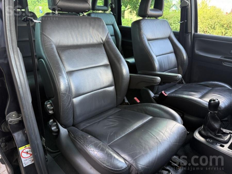Melns Volkswagen Sharan 2010 Jelgava, ar dzinēja tilpumu 2.00 L un nobraukumu 371 tūkst. km par 3600 €, foto 15 vietnē AUTOMOTO.COM.LV