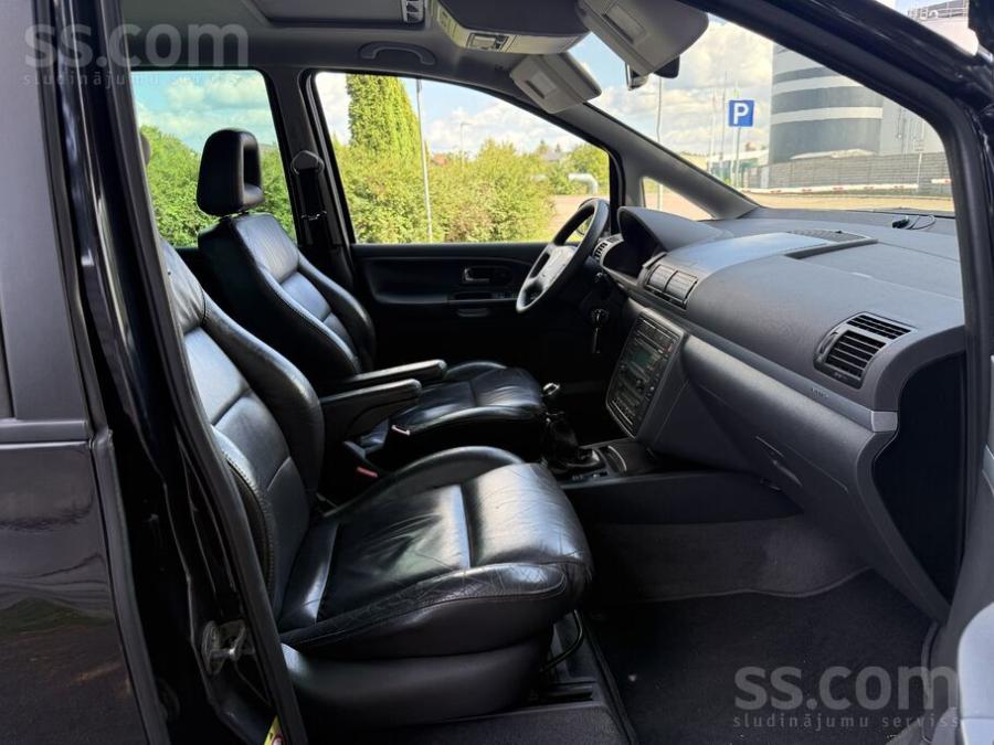 Melns Volkswagen Sharan 2010 Jelgava, ar dzinēja tilpumu 2.00 L un nobraukumu 371 tūkst. km par 3600 €, foto 17 vietnē AUTOMOTO.COM.LV