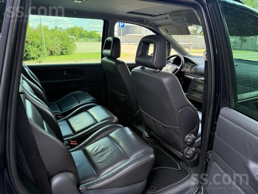 Melns Volkswagen Sharan 2010 Jelgava, ar dzinēja tilpumu 2.00 L un nobraukumu 371 tūkst. km par 3600 €, foto 18 vietnē AUTOMOTO.COM.LV