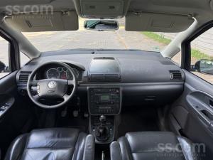 Melns Volkswagen Sharan 2010 Jelgava, ar dzinēja tilpumu 2.00 L un nobraukumu 371 tūkst. km par 3600 €, foto 20 vietnē AUTOMOTO.COM.LV