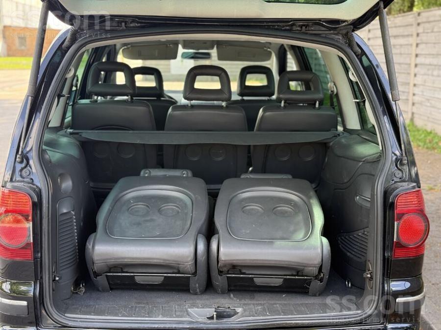Melns Volkswagen Sharan 2010 Jelgava, ar dzinēja tilpumu 2.00 L un nobraukumu 371 tūkst. km par 3600 €, foto 21 vietnē AUTOMOTO.COM.LV