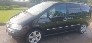 Melns Volkswagen Sharan 2010 Šauļi, ar dzinēja tilpumu 1.97 L un nobraukumu 300 tūkst. km par 4300 €, foto  vietnē AUTOMOTO.COM.LV