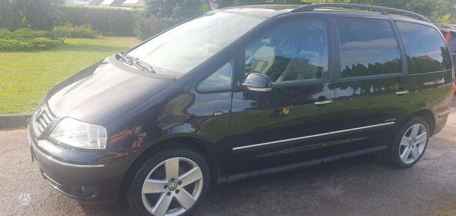 Melns Volkswagen Sharan 2010 Šauļi, ar dzinēja tilpumu 1.97 L un nobraukumu 300 tūkst. km par 4300 €, foto 1 vietnē AUTOMOTO.COM.LV