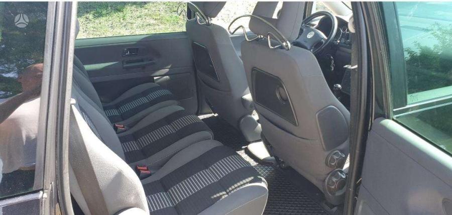 Melns Volkswagen Sharan 2010 Šauļi, ar dzinēja tilpumu 1.97 L un nobraukumu 300 tūkst. km par 4300 €, foto 9 vietnē AUTOMOTO.COM.LV
