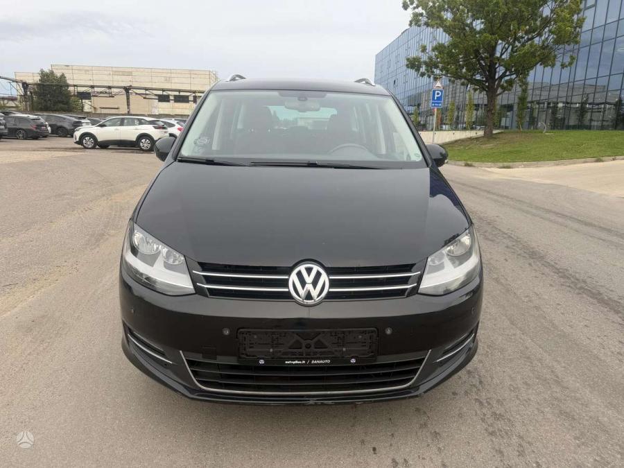 Black Volkswagen Sharan 2010 in Panevezys, with an engine capacity of 1.97 L and mileage of 274 thousand km for 5450 €, photo 6 on AUTOMOTO.COM.LV