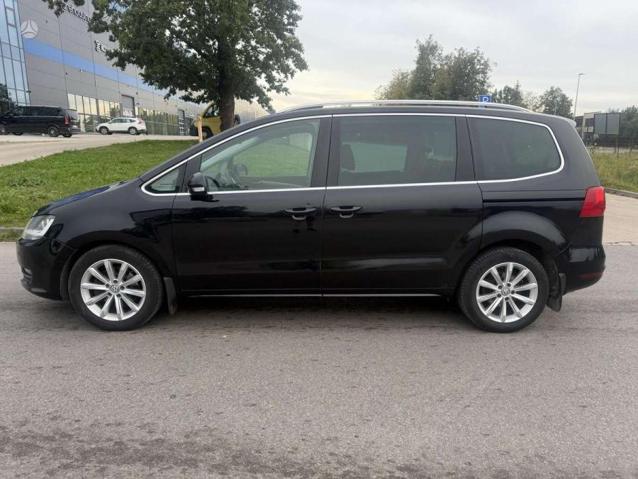 Black Volkswagen Sharan 2010 in Panevezys, with an engine capacity of 1.97 L and mileage of 274 thousand km for 5450 €, photo 13 on AUTOMOTO.COM.LV
