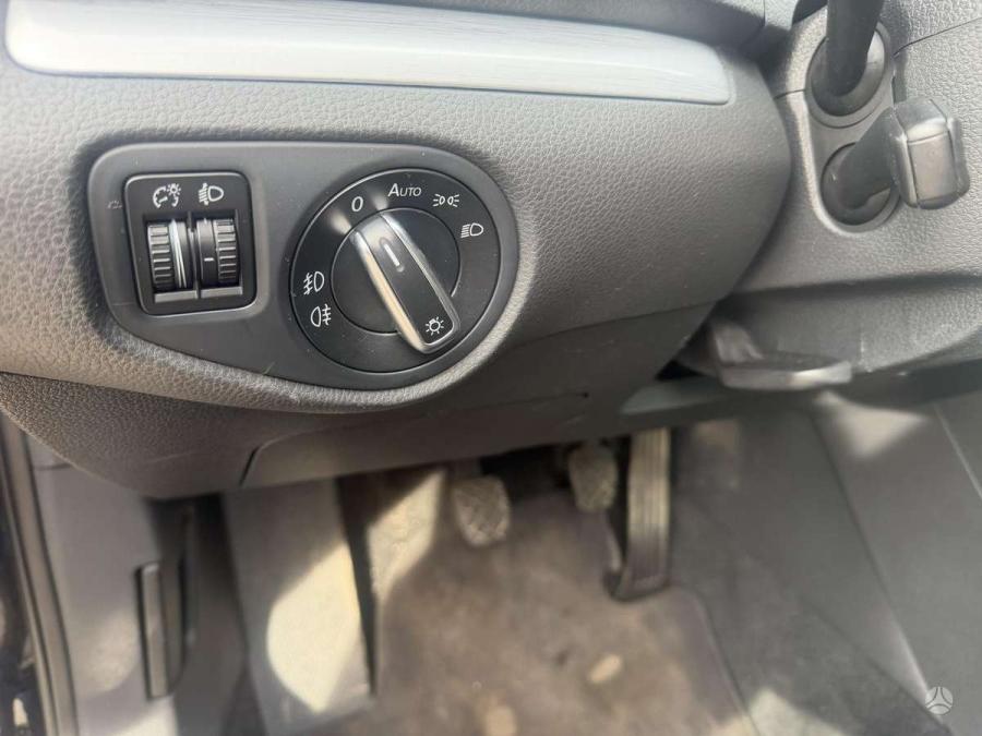Black Volkswagen Sharan 2010 in Panevezys, with an engine capacity of 1.97 L and mileage of 274 thousand km for 5450 €, photo 24 on AUTOMOTO.COM.LV