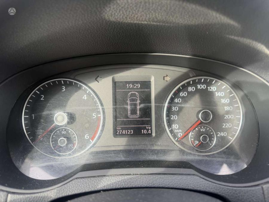 Black Volkswagen Sharan 2010 in Panevezys, with an engine capacity of 1.97 L and mileage of 274 thousand km for 5450 €, photo 27 on AUTOMOTO.COM.LV