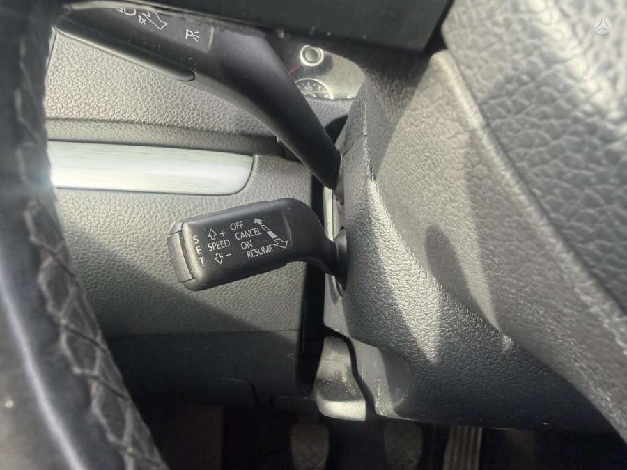 Black Volkswagen Sharan 2010 in Panevezys, with an engine capacity of 1.97 L and mileage of 274 thousand km for 5450 €, photo 31 on AUTOMOTO.COM.LV