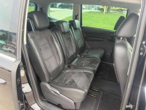 Black Volkswagen Sharan 2010 in Panevezys, with an engine capacity of 1.97 L and mileage of 274 thousand km for 5450 €, photo 32 on AUTOMOTO.COM.LV