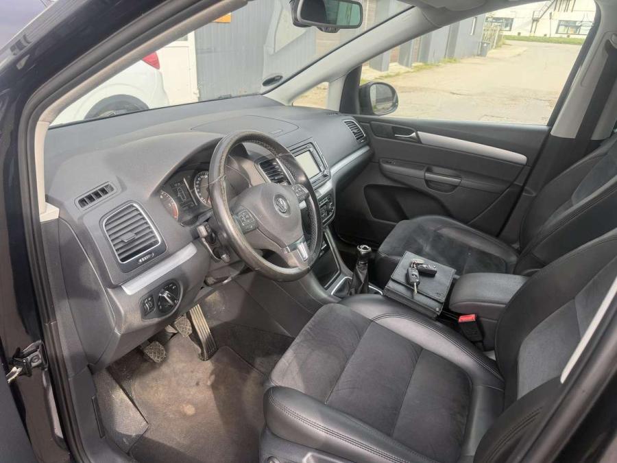 Melns Volkswagen Sharan 2010 Panevēža, ar dzinēja tilpumu 1.97 L un nobraukumu 274 tūkst. km par 5450 €, foto 16 vietnē AUTOMOTO.COM.LV