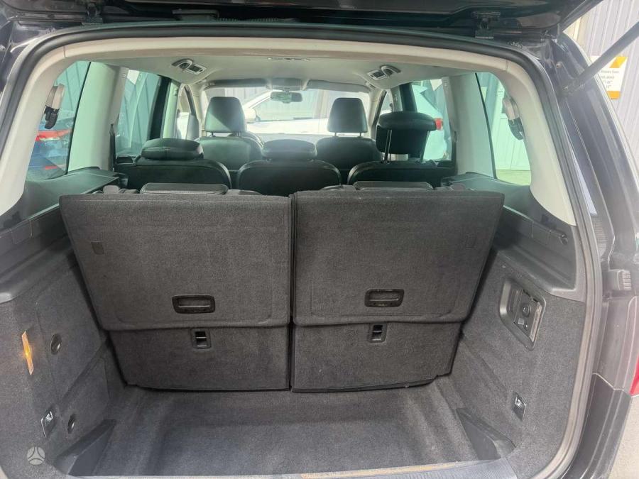 Melns Volkswagen Sharan 2010 Panevēža, ar dzinēja tilpumu 1.97 L un nobraukumu 274 tūkst. km par 5450 €, foto 36 vietnē AUTOMOTO.COM.LV