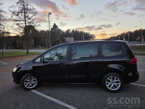 Melns Volkswagen Sharan 2011 Rīga, ar dzinēja tilpumu 2.00 L un nobraukumu 331 tūkst. km par 6000 €, foto 2 vietnē AUTOMOTO.COM.LV