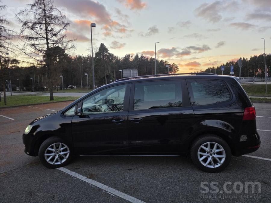 Black Volkswagen Sharan 2011 in Riga, with an engine capacity of 2.00 L and mileage of 331 thousand km for 6000 €, photo 2 on AUTOMOTO.COM.LV