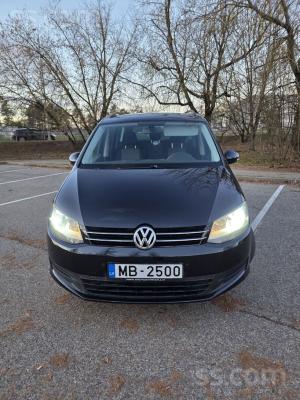 Black Volkswagen Sharan 2011 in Riga, with an engine capacity of 2.00 L and mileage of 331 thousand km for 6000 €, photo 3 on AUTOMOTO.COM.LV