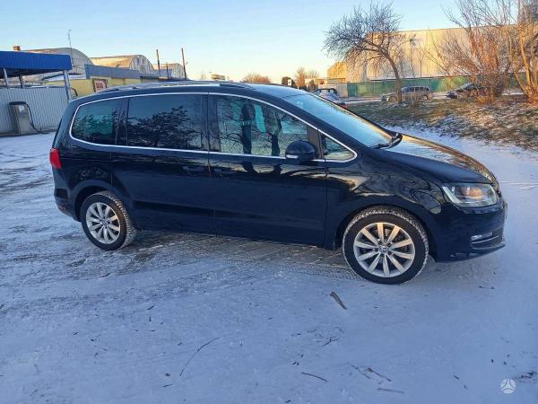 Melns Volkswagen Sharan 2011 Marijampole, ar dzinēja tilpumu 1.97 L un nobraukumu 300 tūkst. km par 7600 €, foto 2 vietnē AUTOMOTO.COM.LV