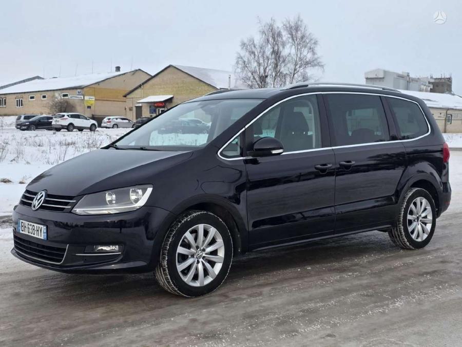 Black Volkswagen Sharan 2011 in Taurage, with an engine capacity of 1.97 L and mileage of 309 thousand km for 6500 €, photo 3 on AUTOMOTO.COM.LV