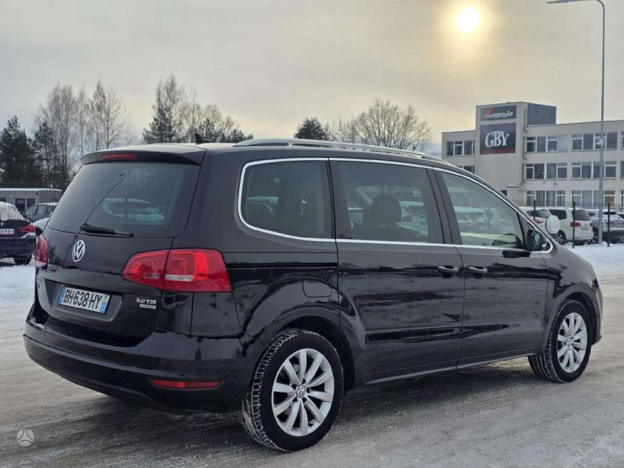 Black Volkswagen Sharan 2011 in Taurage, with an engine capacity of 1.97 L and mileage of 309 thousand km for 6500 €, photo 5 on AUTOMOTO.COM.LV