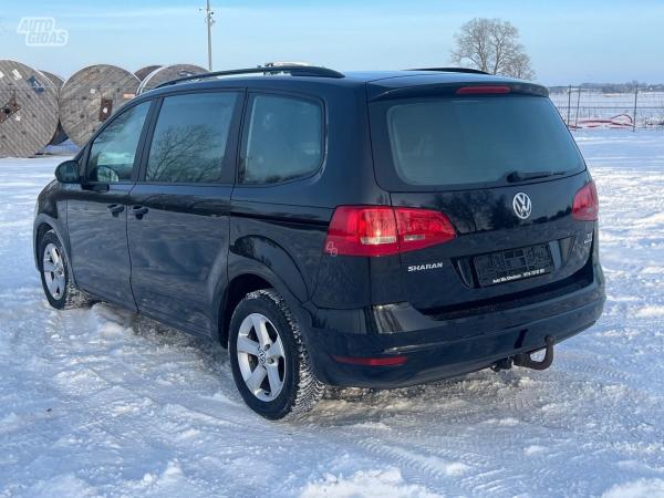 Black Volkswagen Sharan 2011 in Marijampole, with an engine capacity of 1.40 L and mileage of 197 thousand km for 5650 €, photo 4 on AUTOMOTO.COM.LV