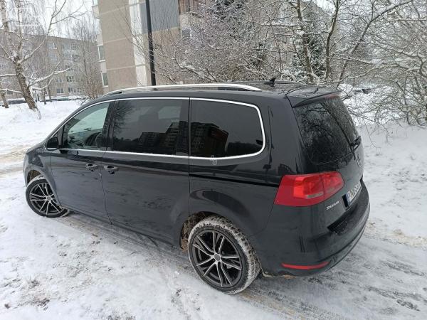 Black Volkswagen Sharan 2011 in Vilnius, with an engine capacity of 2.00 L and mileage of 325 thousand km for 1000 €, photo 3 on AUTOMOTO.COM.LV