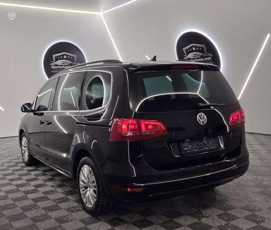 Melns Volkswagen Sharan 2011 Marijampole, ar dzinēja tilpumu 1.97 L un nobraukumu 320 tūkst. km par 7850 €, foto 26 vietnē AUTOMOTO.COM.LV