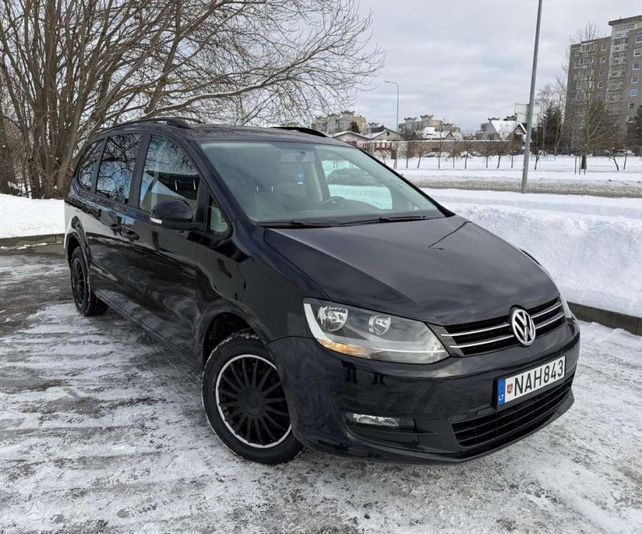 Melns Volkswagen Sharan 2011 Kauņa, ar dzinēja tilpumu 2.00 L un nobraukumu 383 tūkst. km par 7900 €, foto 1 vietnē AUTOMOTO.COM.LV