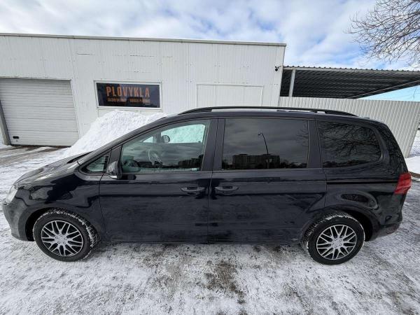 Melns Volkswagen Sharan 2011 Kauņa, ar dzinēja tilpumu 2.00 L un nobraukumu 383 tūkst. km par 7800 €, foto 2 vietnē AUTOMOTO.COM.LV