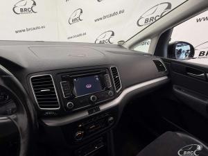 Black Volkswagen Sharan 2011 in Vilnius, with an engine capacity of 1.97 L and mileage of 325 thousand km for 8200 €, photo 25 on AUTOMOTO.COM.LV