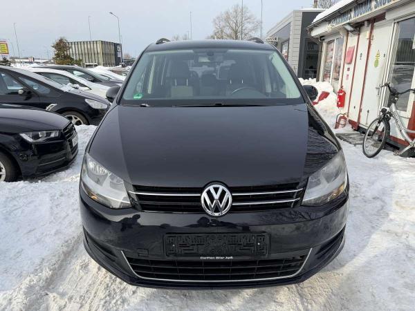Black Volkswagen Sharan 2011 in Klaipeda, with an engine capacity of 1.97 L and mileage of 282 thousand km for 6750 €, photo 2 on AUTOMOTO.COM.LV