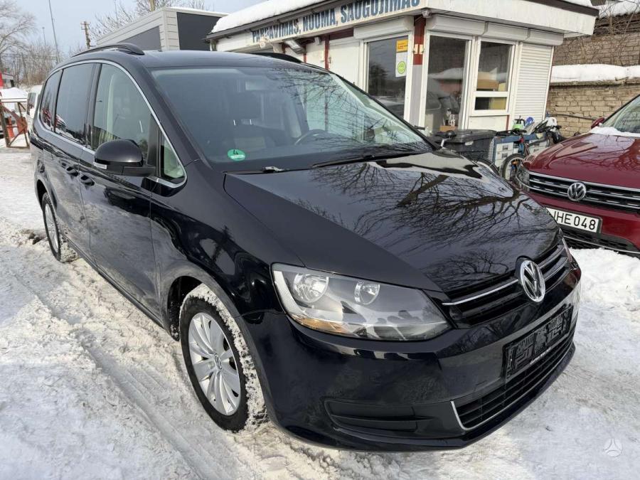 Black Volkswagen Sharan 2011 in Klaipeda, with an engine capacity of 1.97 L and mileage of 282 thousand km for 6750 €, photo 3 on AUTOMOTO.COM.LV