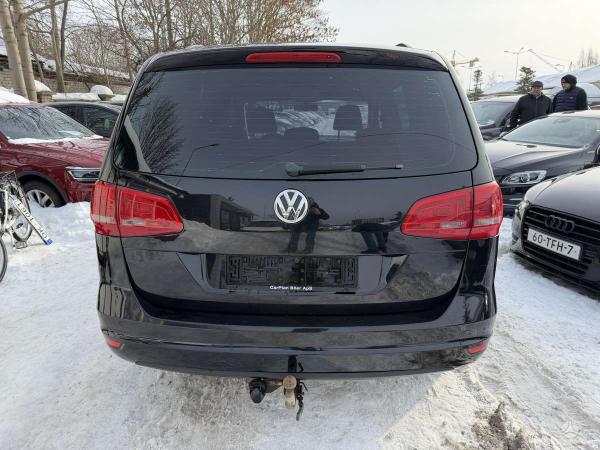 Black Volkswagen Sharan 2011 in Klaipeda, with an engine capacity of 1.97 L and mileage of 282 thousand km for 6750 €, photo 5 on AUTOMOTO.COM.LV
