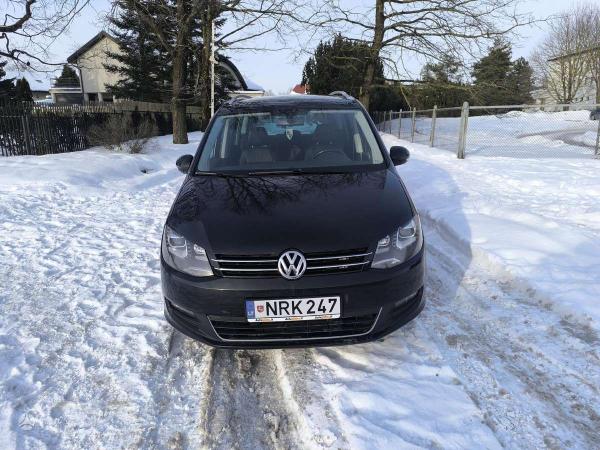 Black Volkswagen Sharan 2011 in Kaunas, with an engine capacity of 1.97 L and mileage of 215 thousand km for 7899 €, photo 2 on AUTOMOTO.COM.LV